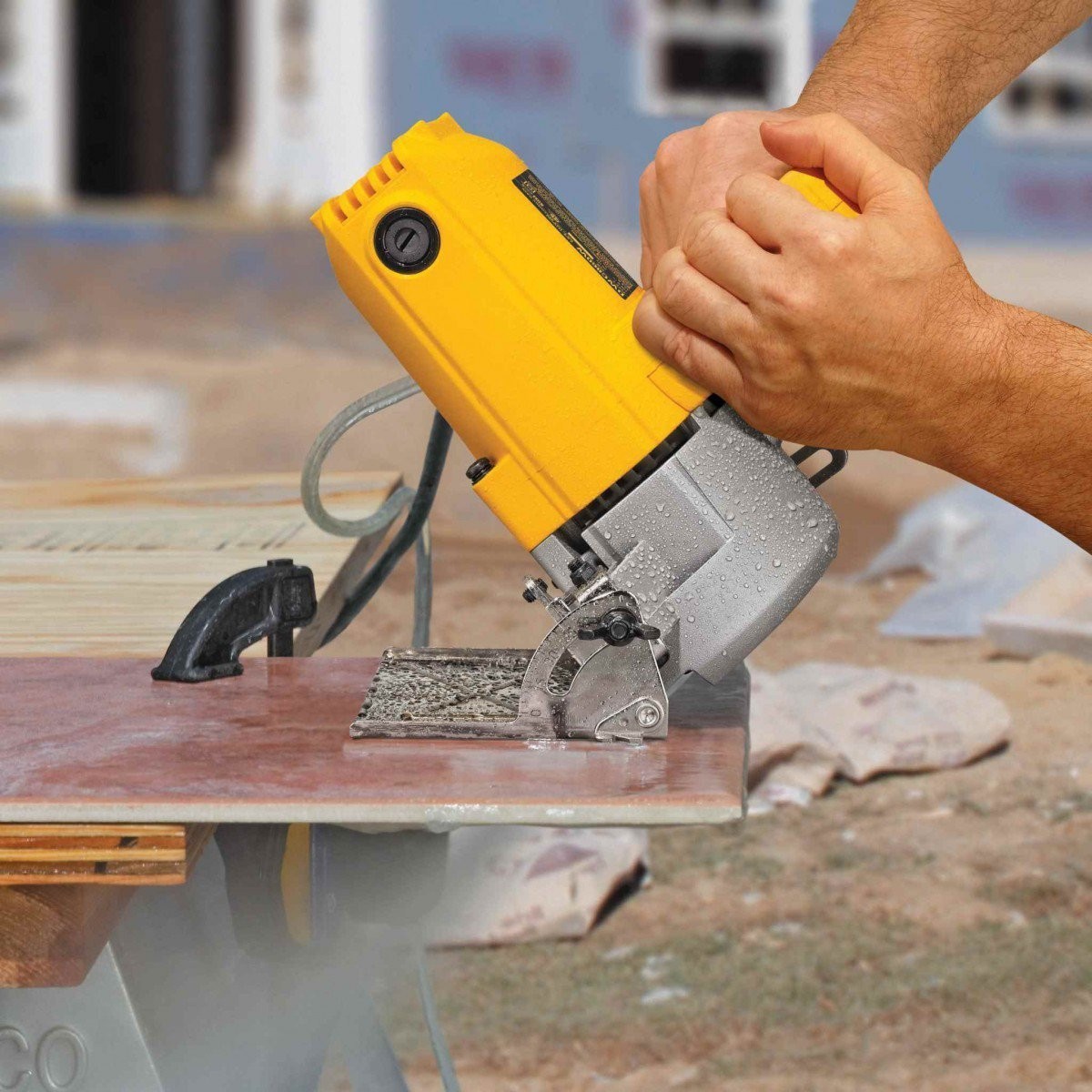 Przecinarka Do Płytek Ceram. 110Mm, 1300W Dwc410 Dewalt